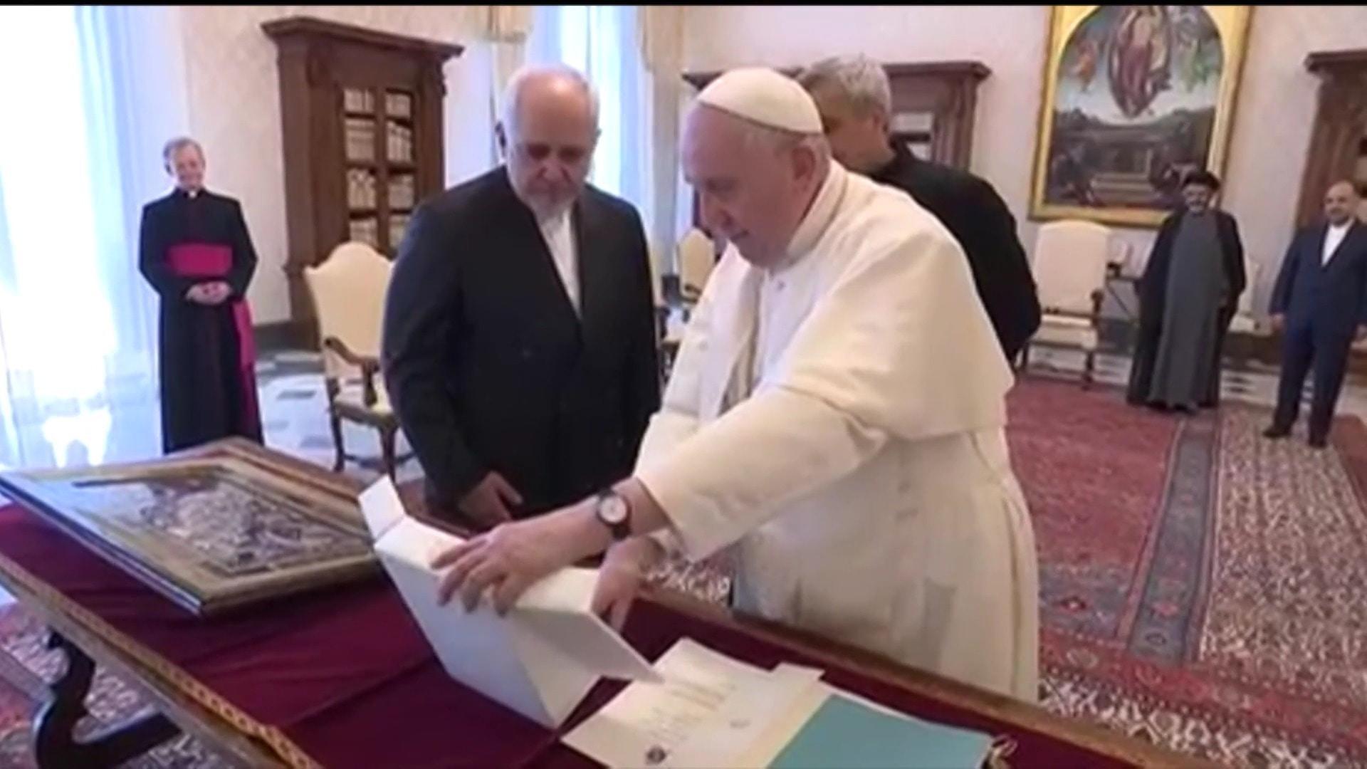 Holy See: Pope Francis welcomes Irani FM Zarif in Vatican | Video Ruptly