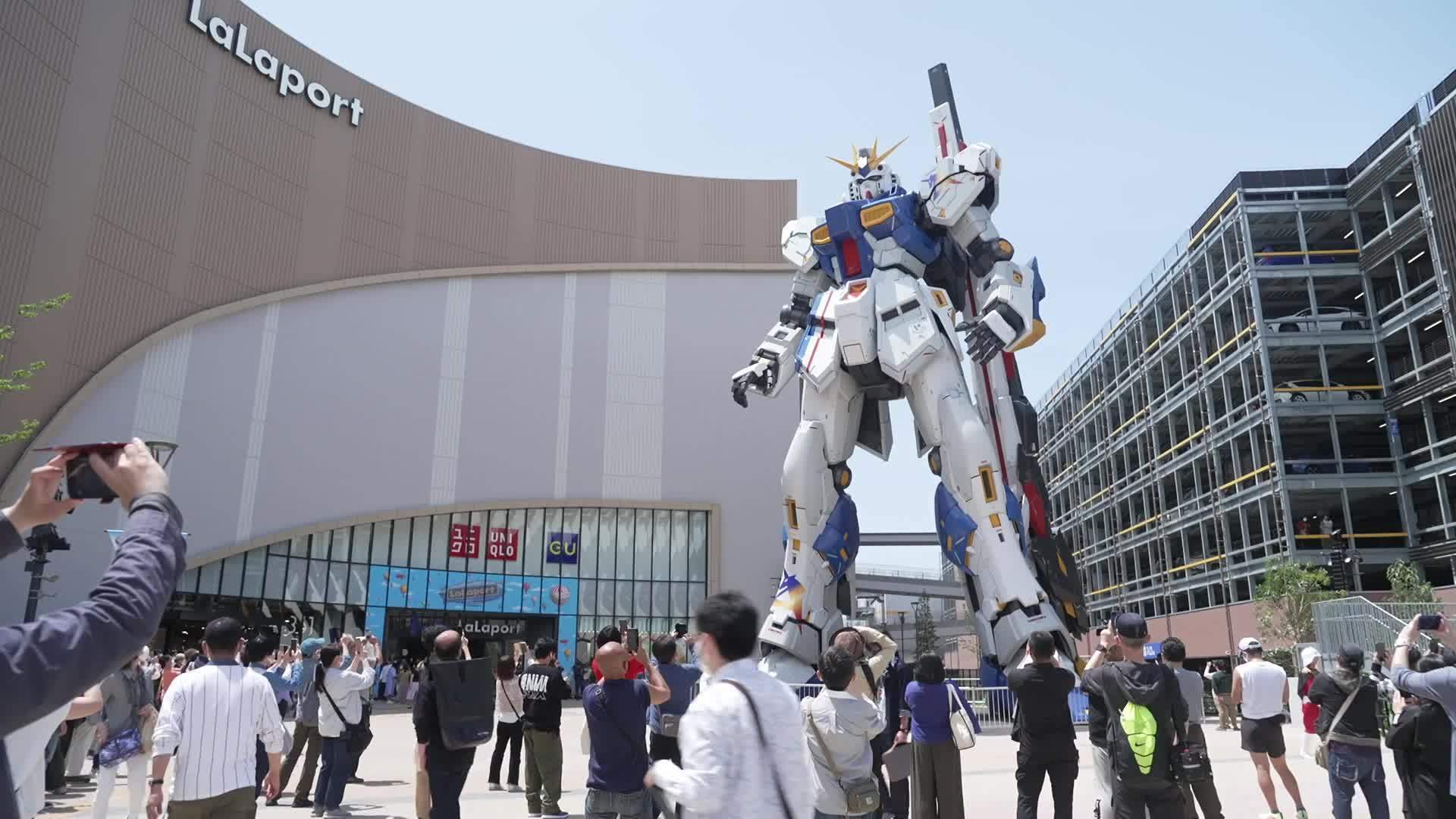 Japan Life sized Gundam Statue Arrives In Fukuoka Video Ruptly